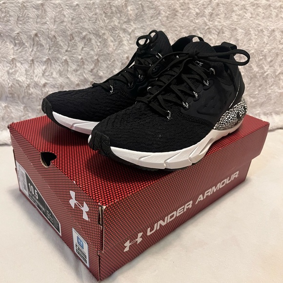 Under Armour | Shoes | Wemons Black Under Armor Sneaker Brand New Never ...